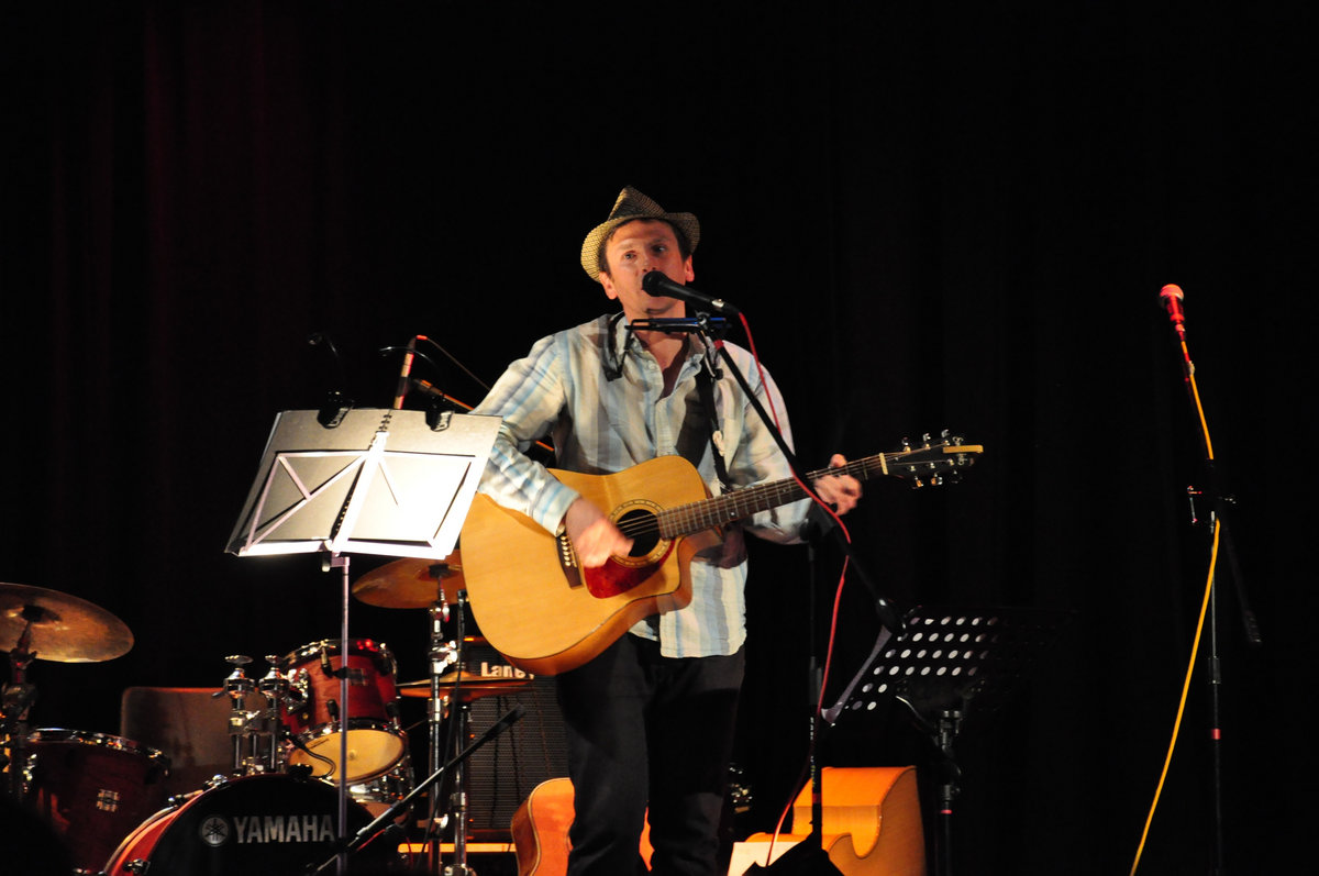 Good Day Mr. Magpie | Ben Avison