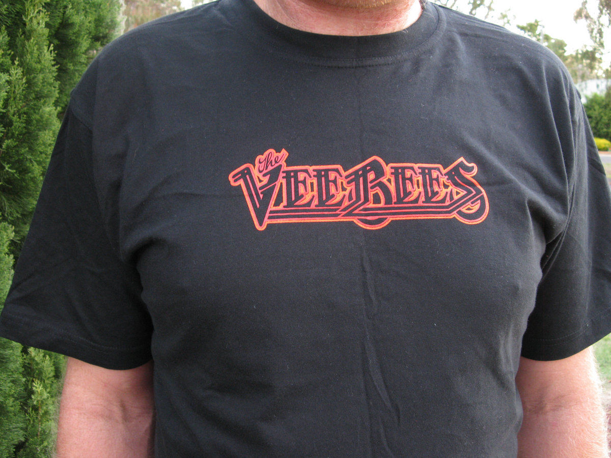 Black shirt | The Vee Bees