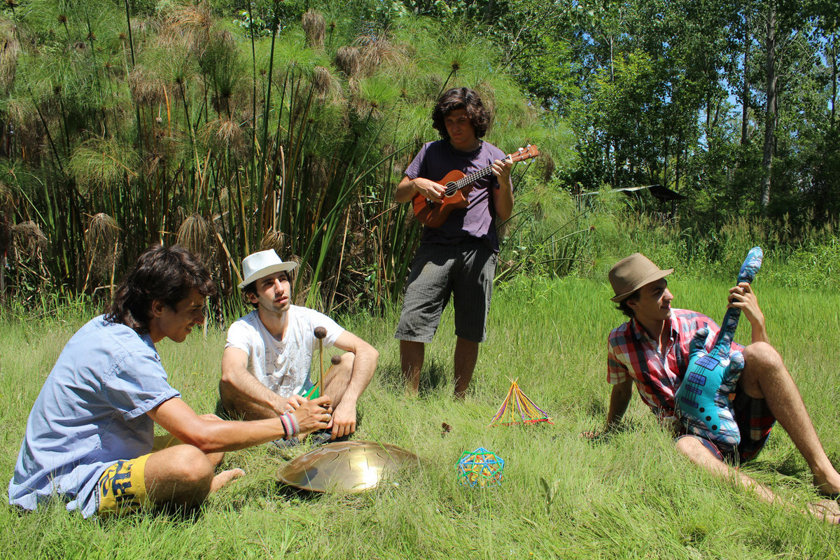 HOY VOLVERE | MINAMI BAND