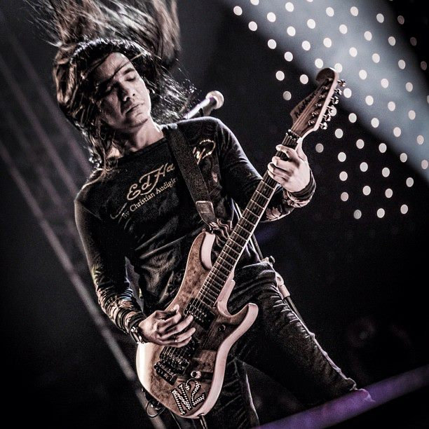 Transfigurasi V.2 | Edrie Hashim