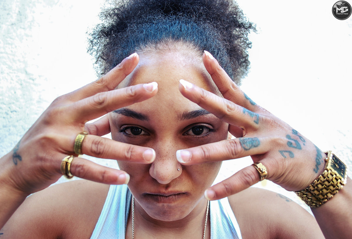 Right In Front Of Your Eyes | BenZosa