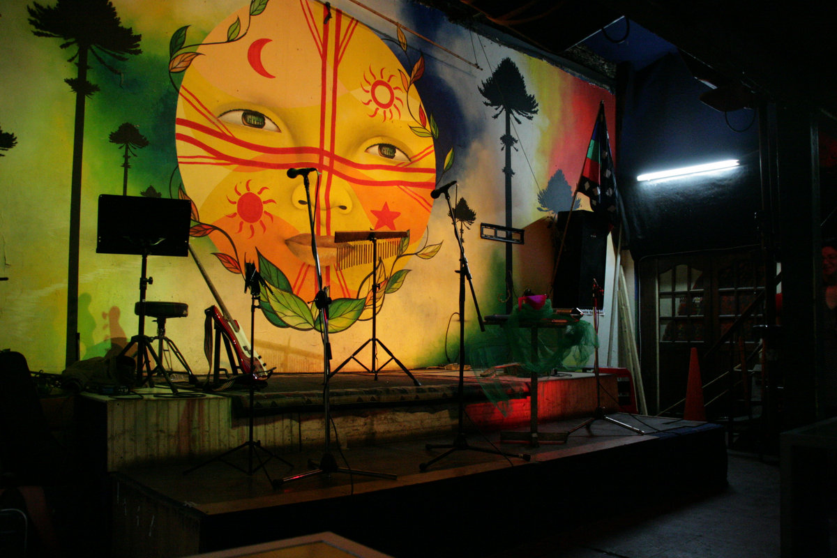 Primer registro en vivo | Miércoles de Micrófono abierto en Bar Raíces ...