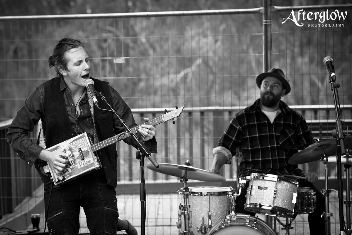 Music | White Lightning