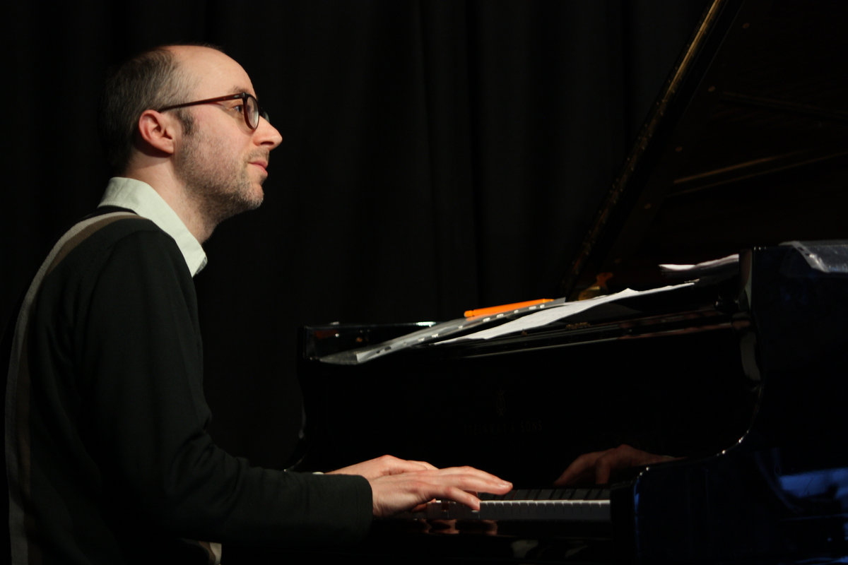 Sharing | Dorian Ford