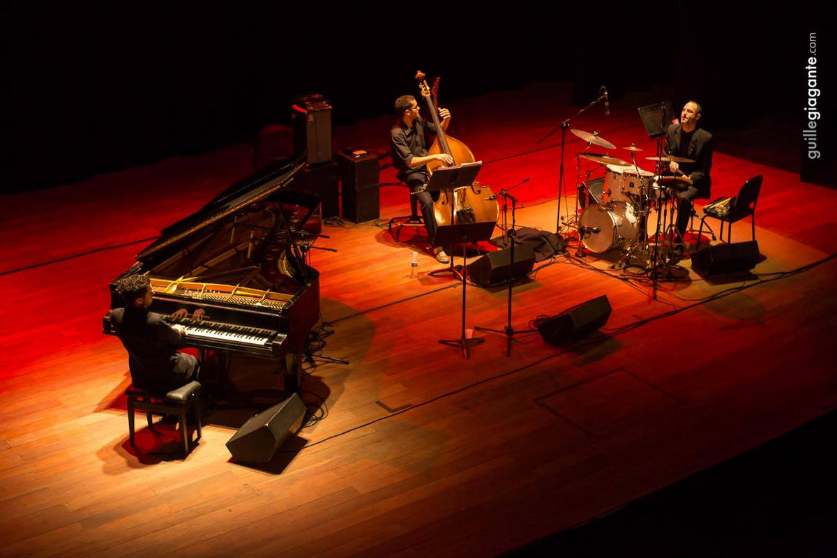 Contínuo | Supernova Jazz Trio