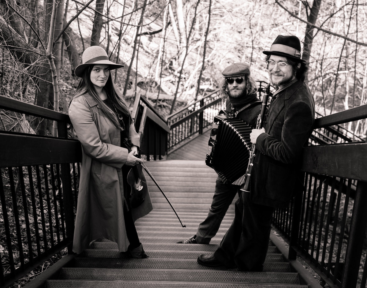 Music | Tangi Ropars, John David Williams and Emilyn Stam