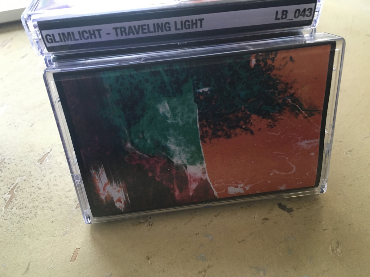 Traveling Light | Glimlicht | Lurker Bias