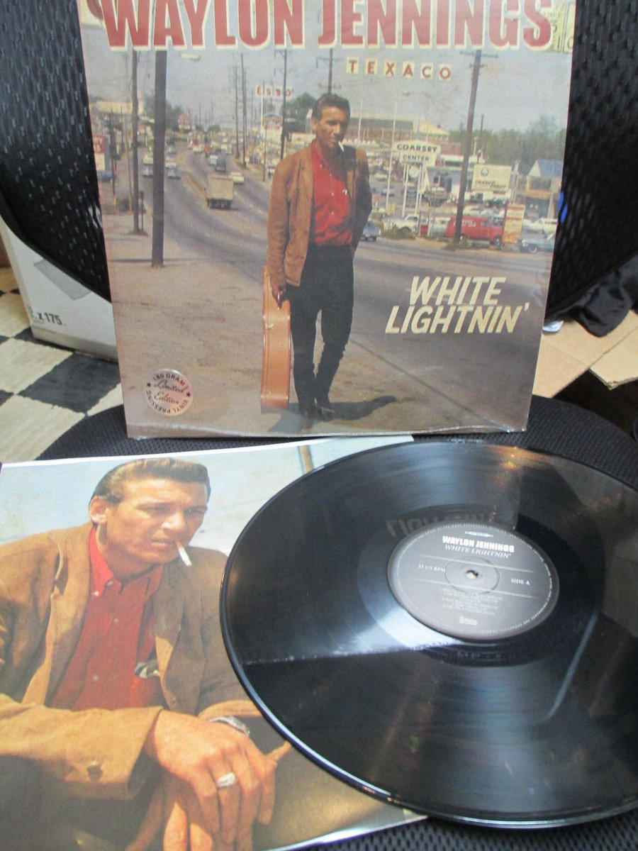 White Lightnin' | Waylon Jennings