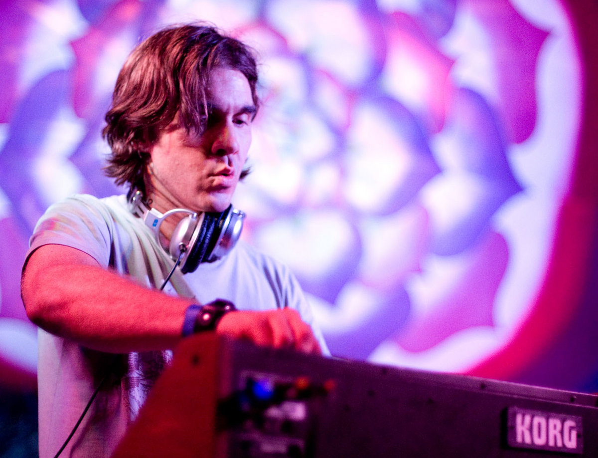 6 Track Mind | Ande Foster