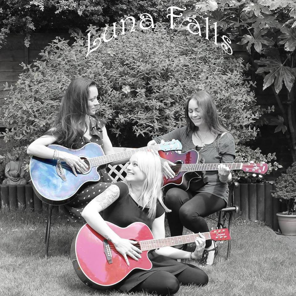 Falling To Pieces | Luna Falls