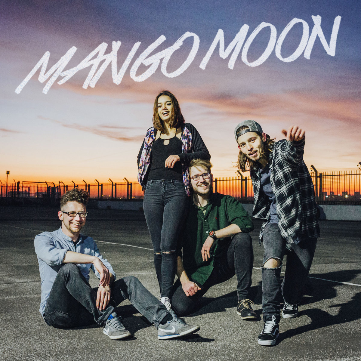 Dirty shoes and short hair | MANGO MOON | Mango Moon
