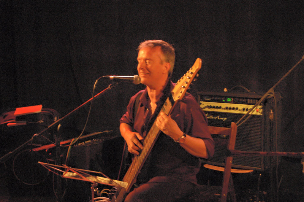 A Listener’s Guide to Warr Guitar Music, Land of the 14-String ...