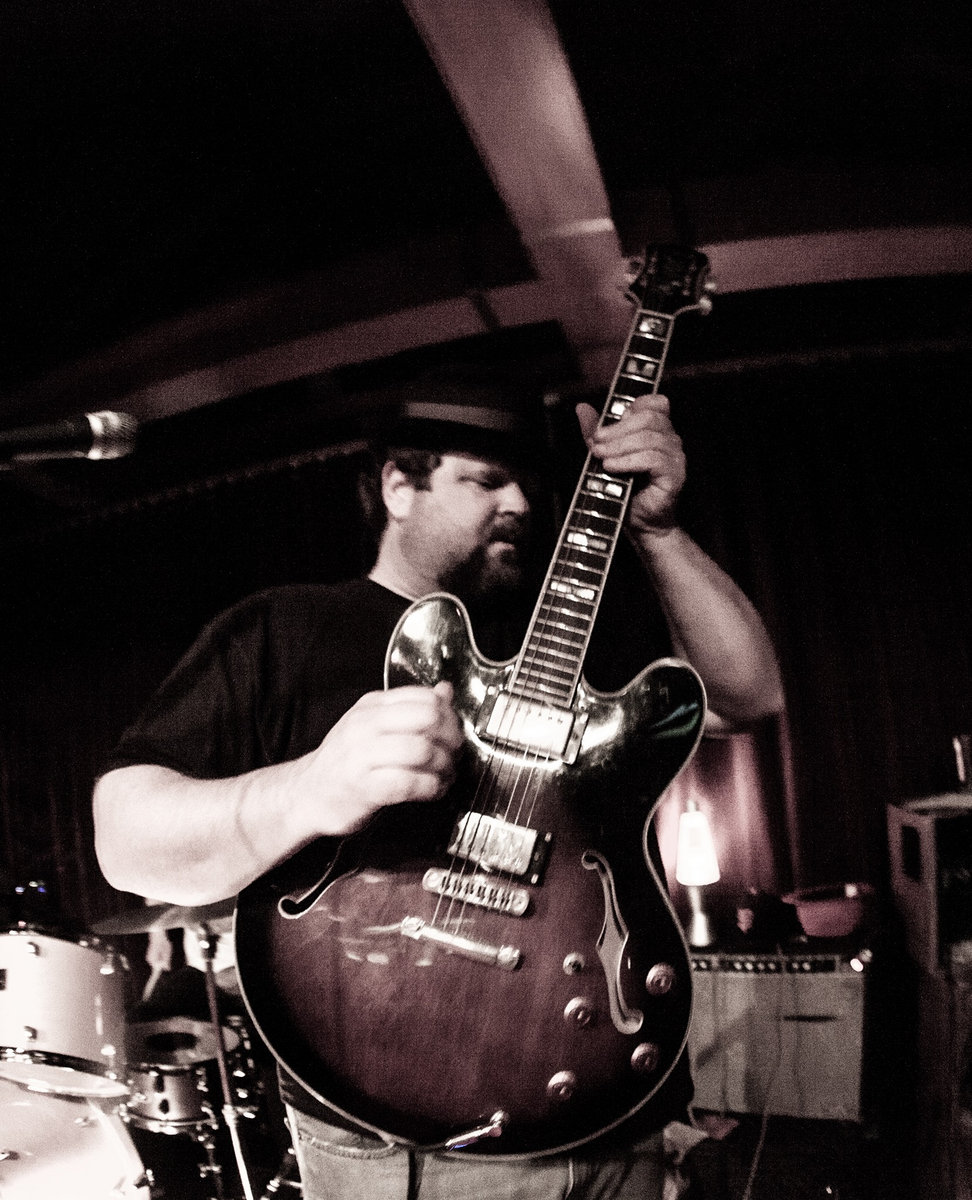 Music | Eric Morrison & The Mysteries