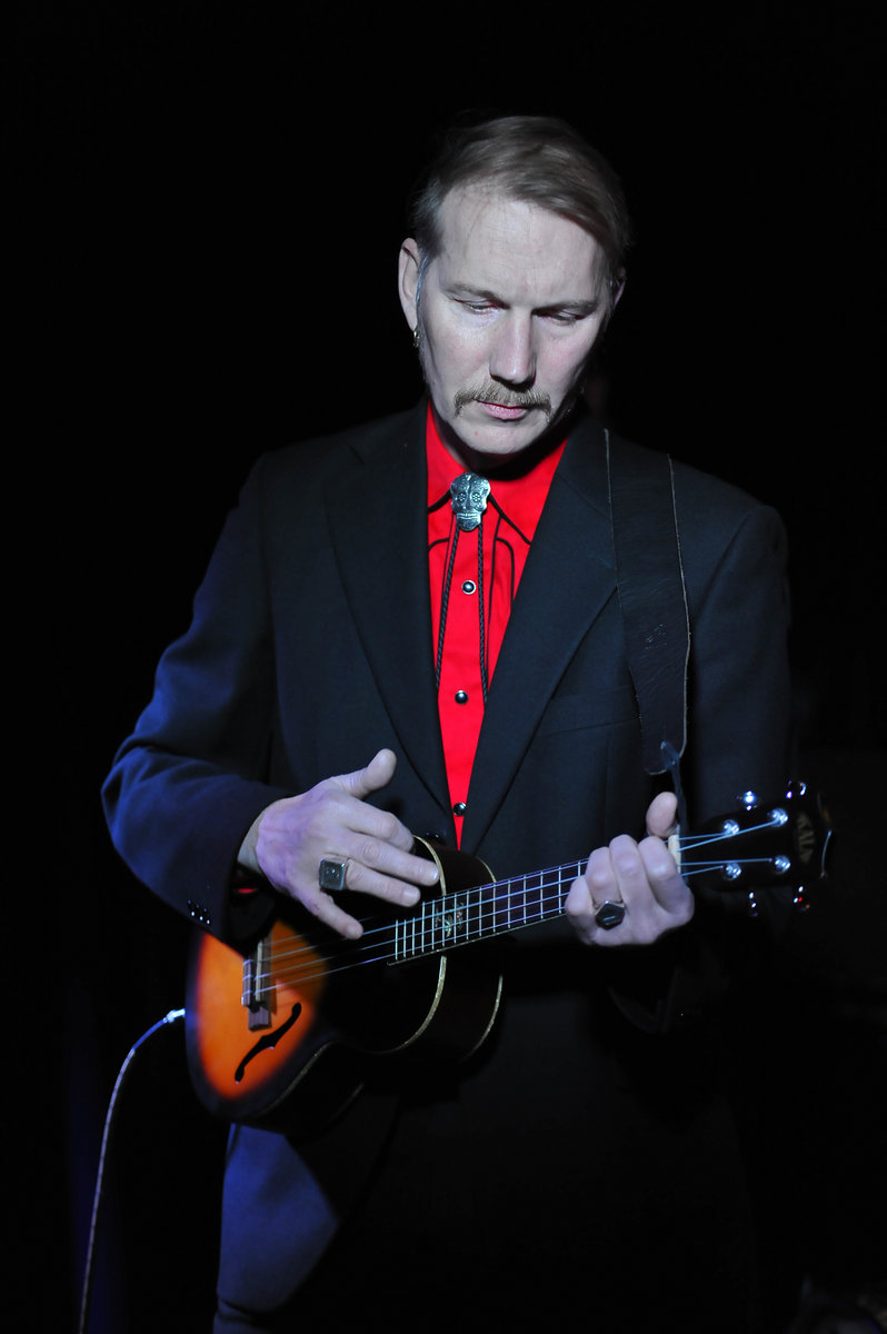 Music | Thee Danny Lund