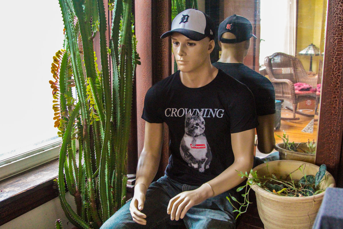 MIZU CAT SHIRT | Crowning