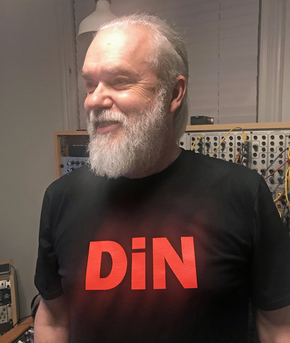 DiN Label t-shirt | DiN