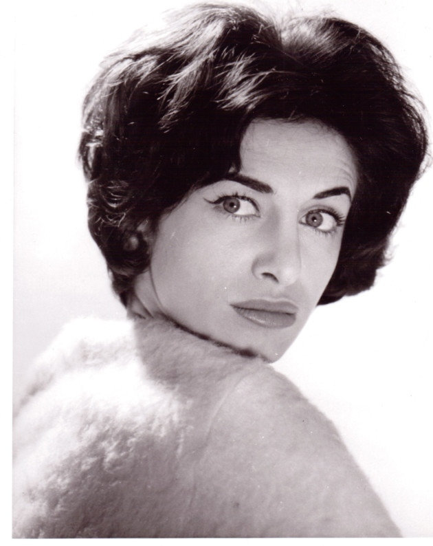 Sings | Dorit Oliver