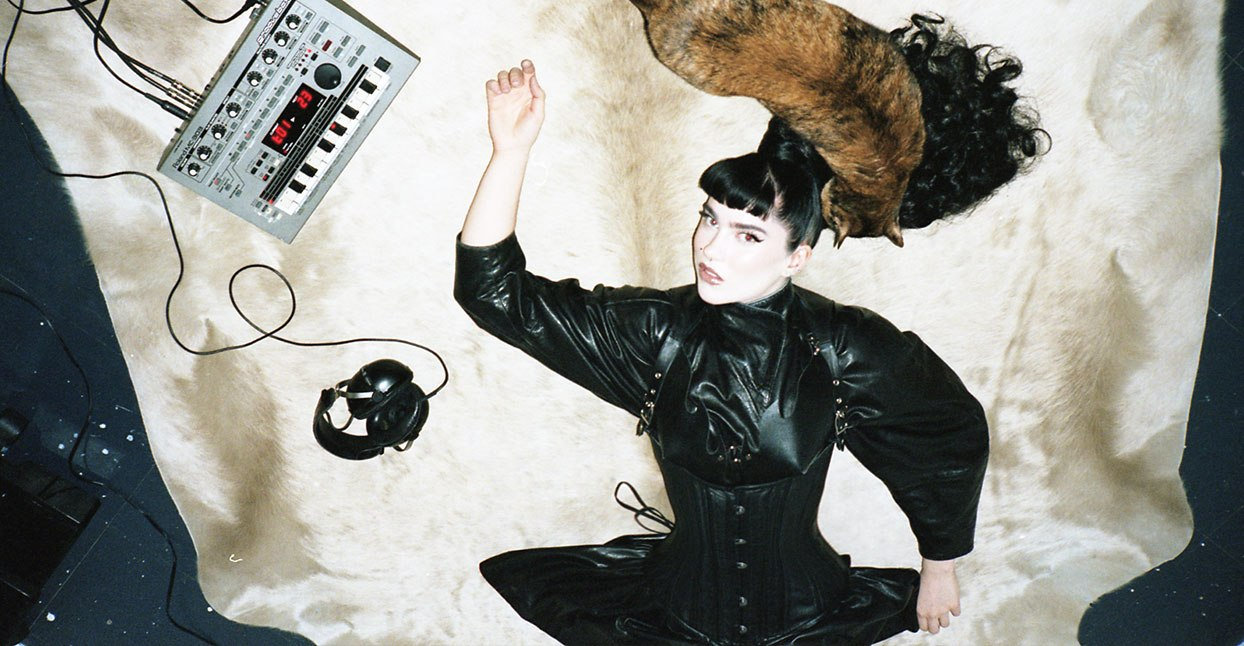 High Gloss: Fee Lion’s Dark Synthpop Aesthetics | Bandcamp Daily