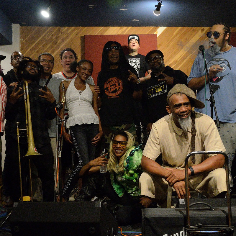 Clarence Thomas (We Want The Choke Hold Back) | Trulio Disgracias