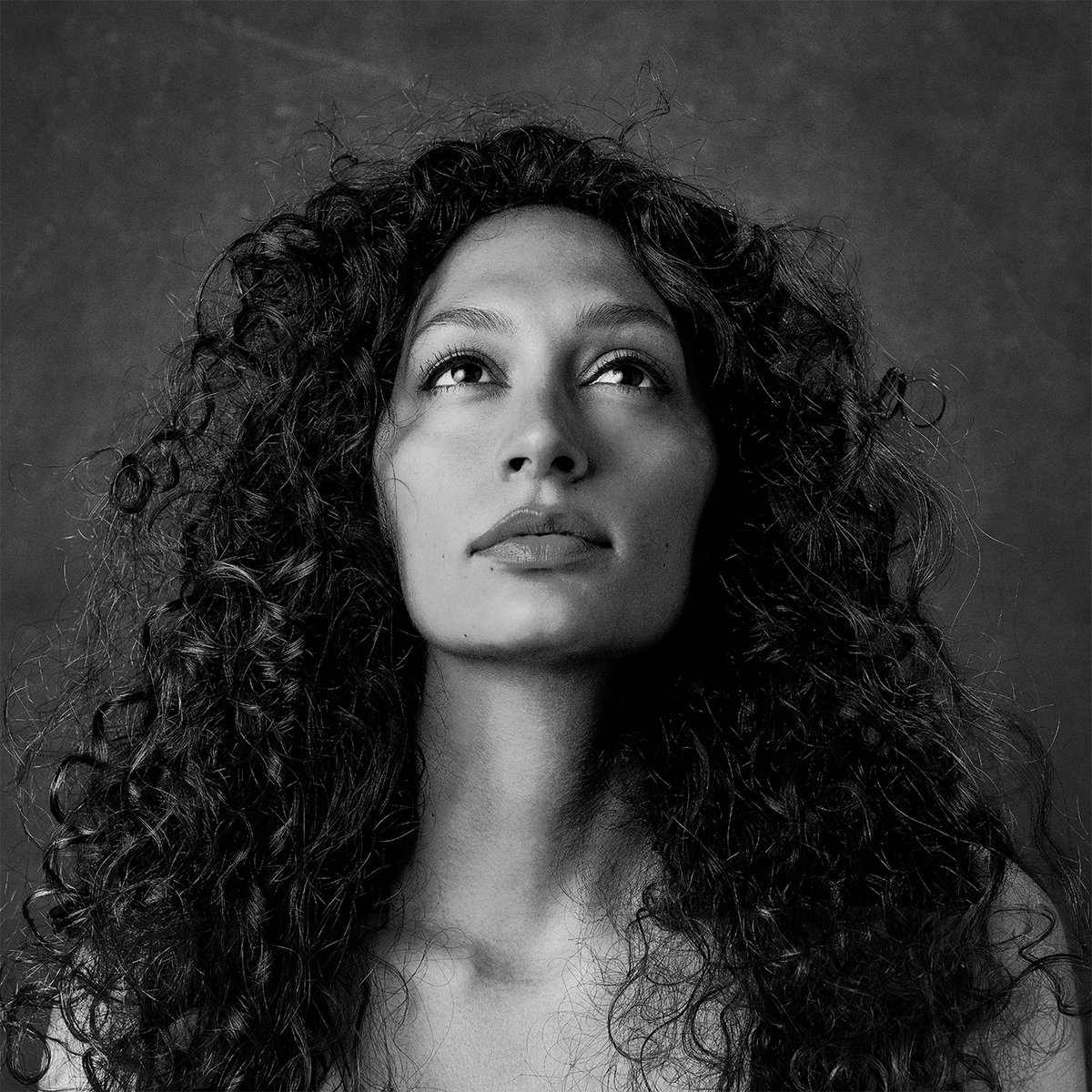 Six Feet Apart | Lilla