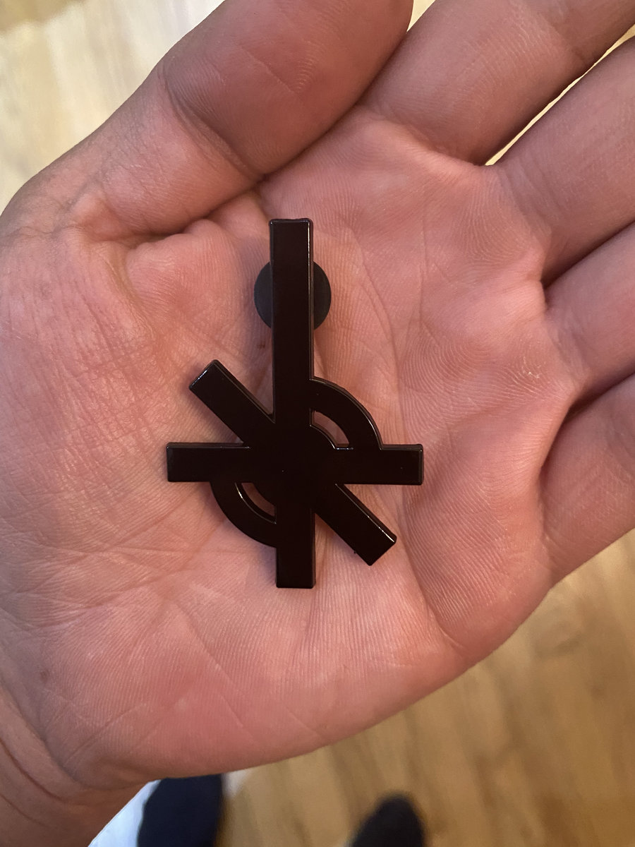 UPSIDE-DOWN CROSS BLACK METALLIC PIN | Sunrot