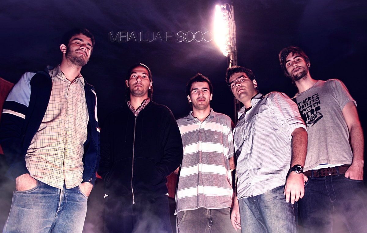 Meia lua e soco - A todos os nossos amigos | Meia Lua e Soco