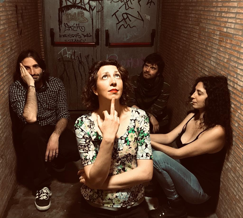 The first Thorn | Vanity Rose