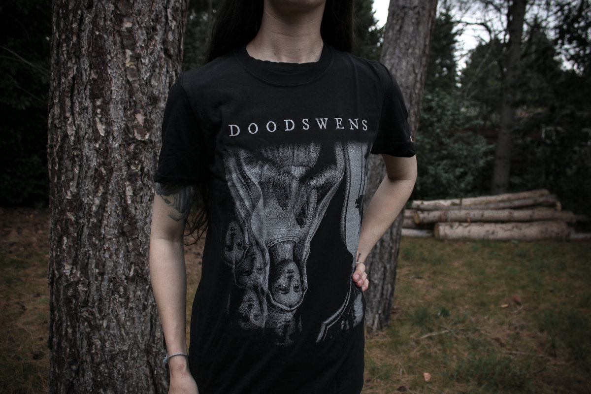 Inverted nun T-Shirt | Doodswens