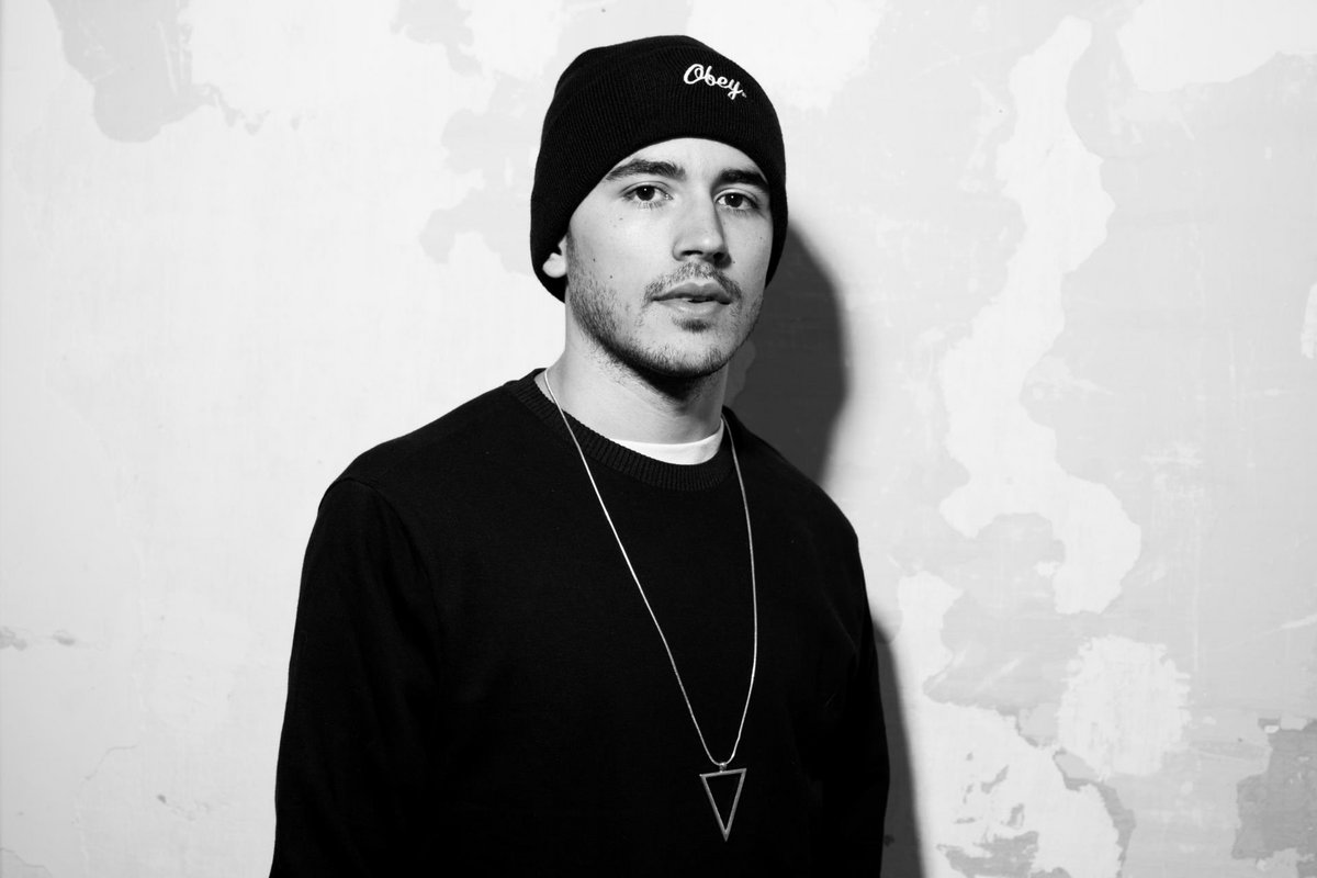 Nosy Neighbors | Cuartero