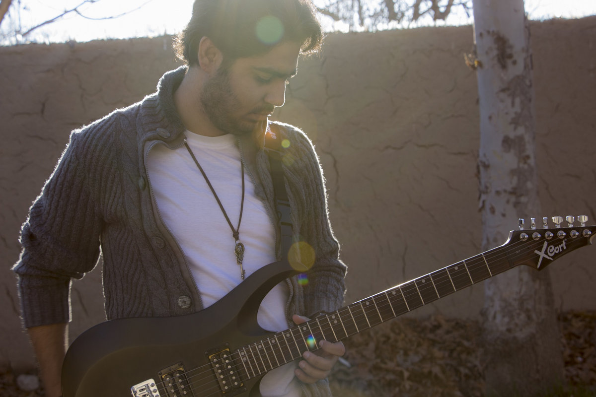 Paeize Lanati | Armin Azar