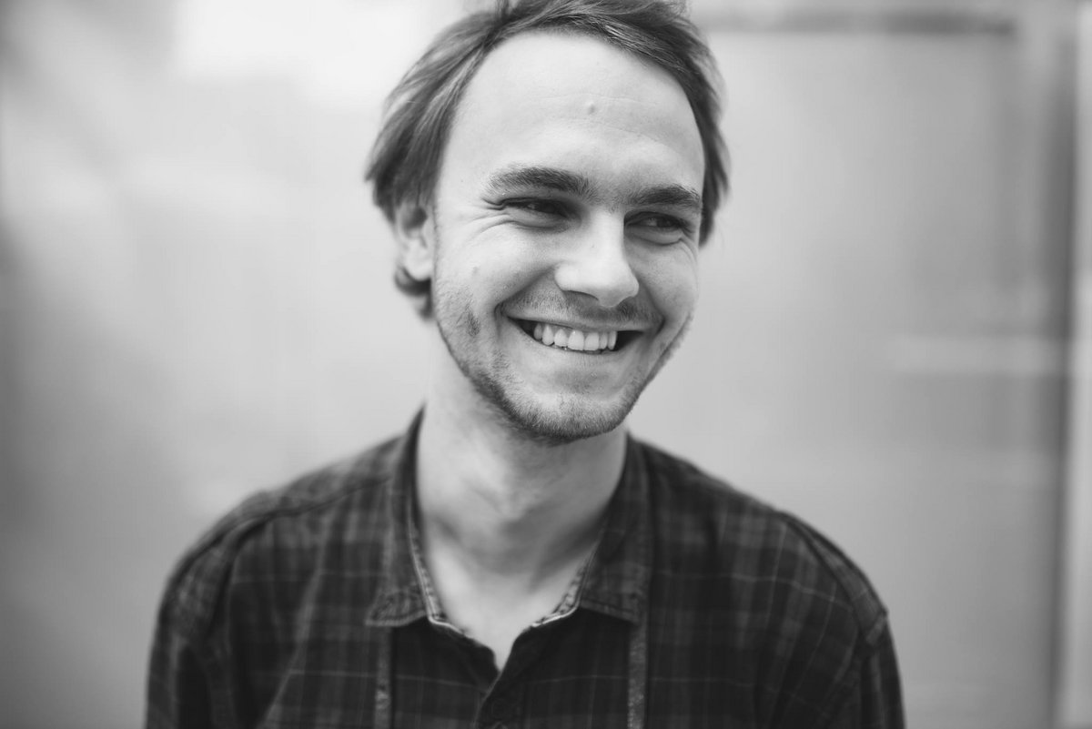 Dust | Szymon Tomaszewski