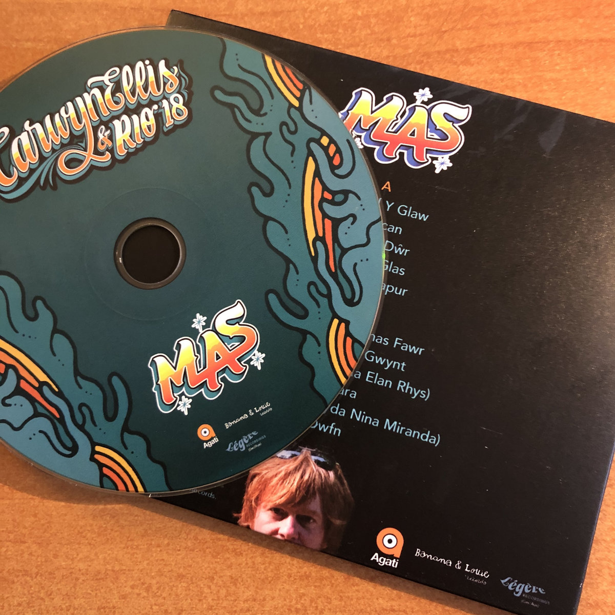 Mas | Carwyn Ellis & Rio 18