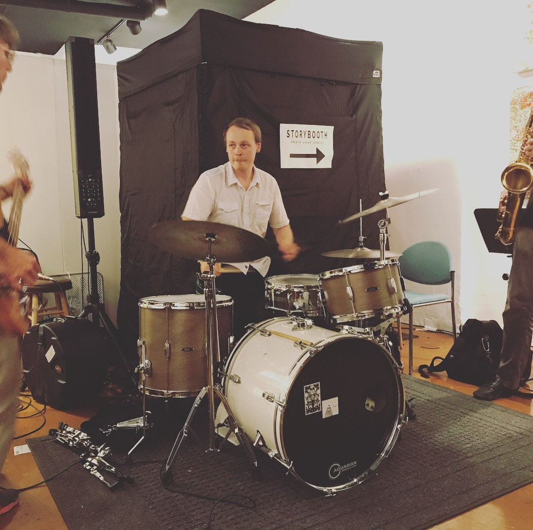 marimba, e piano, hand claps | MRUSH