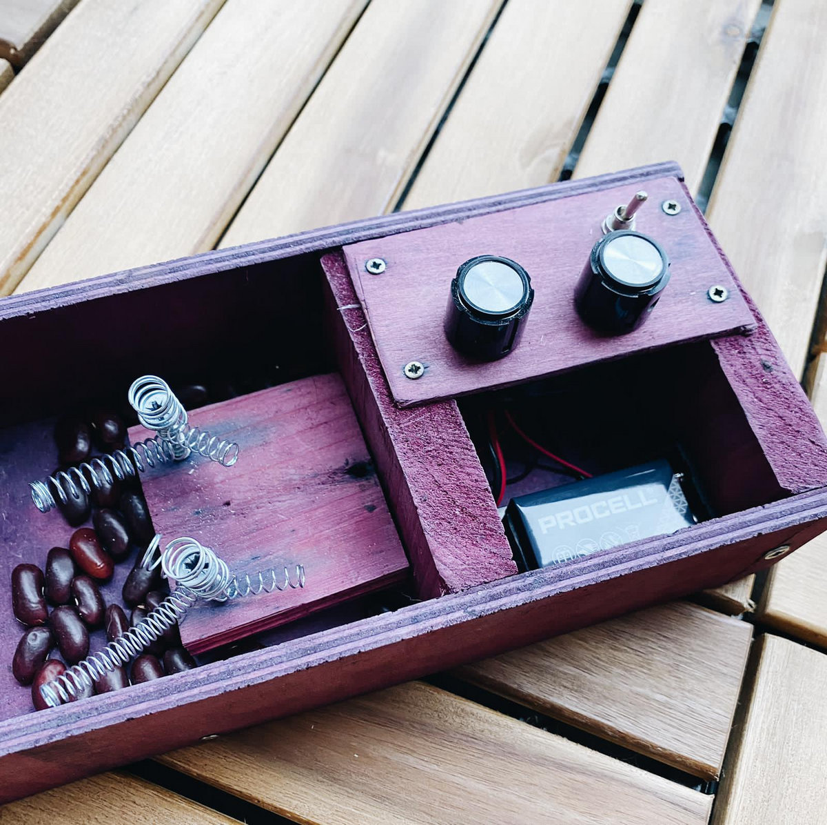 Oscillating Spring Box | Zherbin