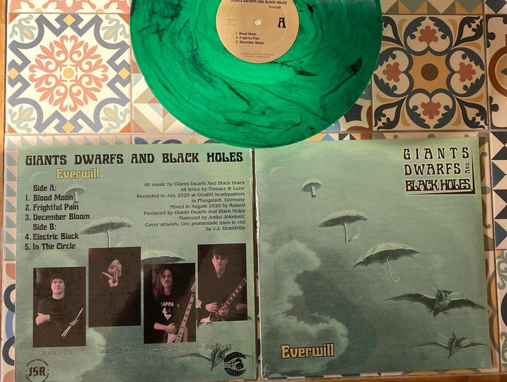 Everwill | Giants Dwarfs And Black Holes