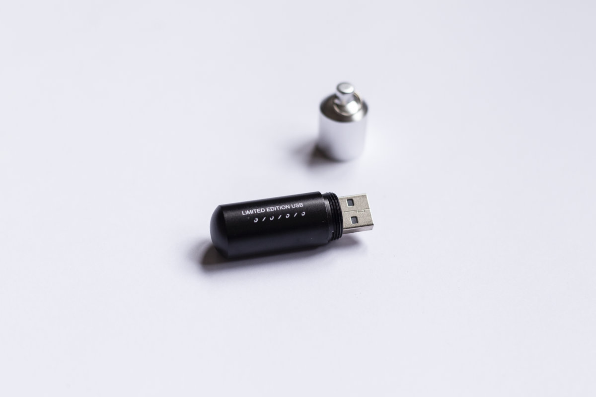 The Caracal Project & Skylark - Limited Edition USB | DIVIDID Music