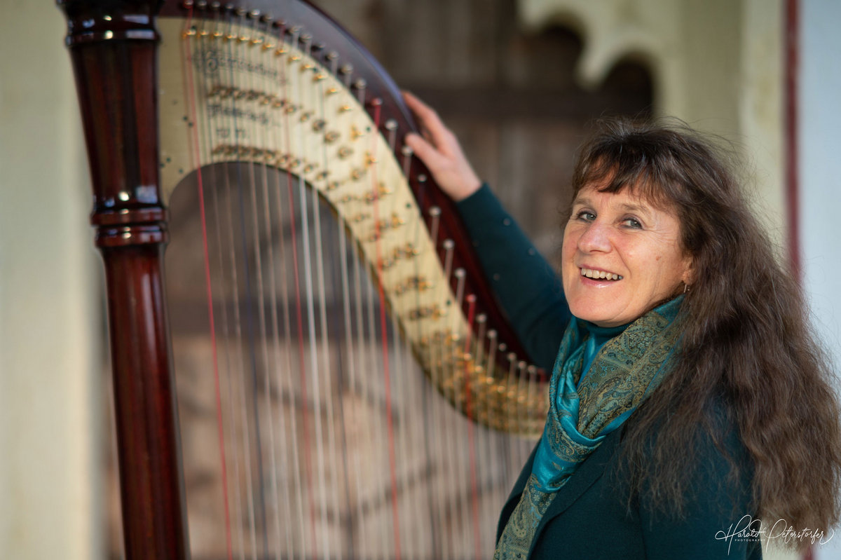 Flower in the Desert | Sigi Finkel & Monika Stadler feat. Djakali Kone ...