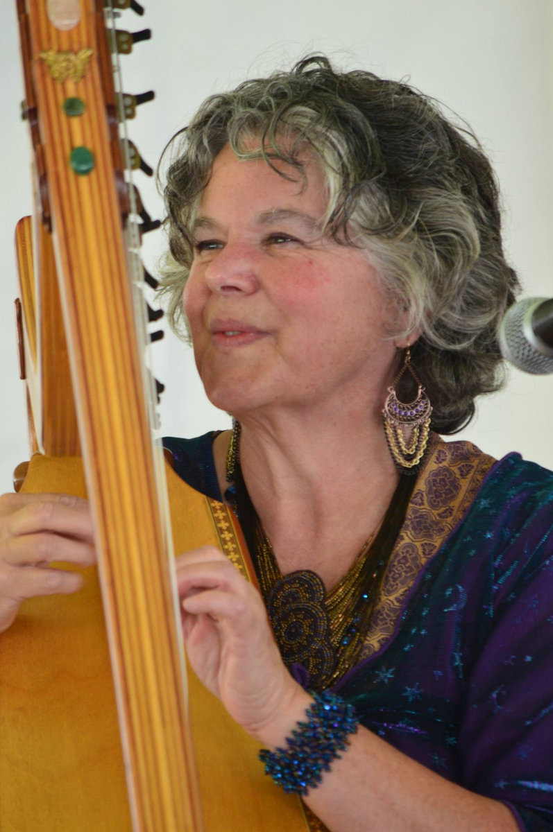 A Call to Love | De Luna Harps LLC | De Luna