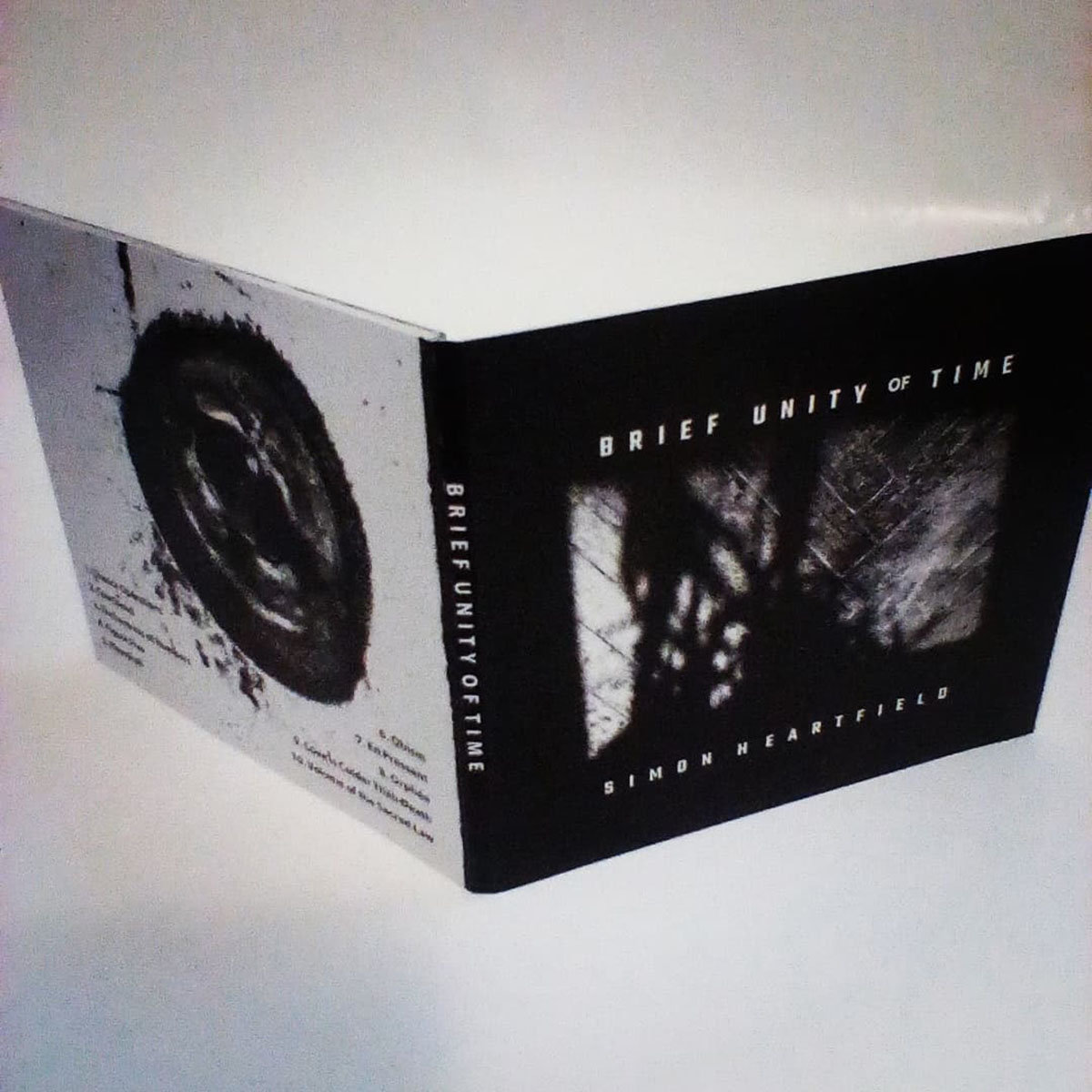 Brief Unity of Time | Simon Heartfield