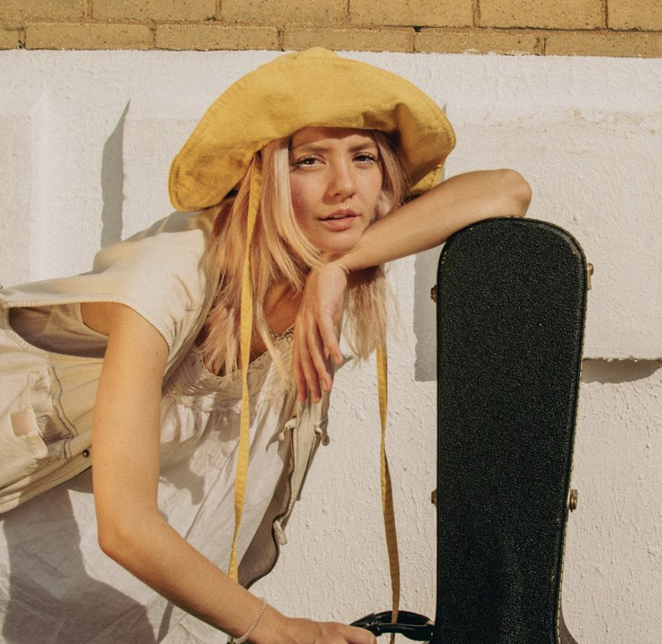 swirly ditties | Dora Jar