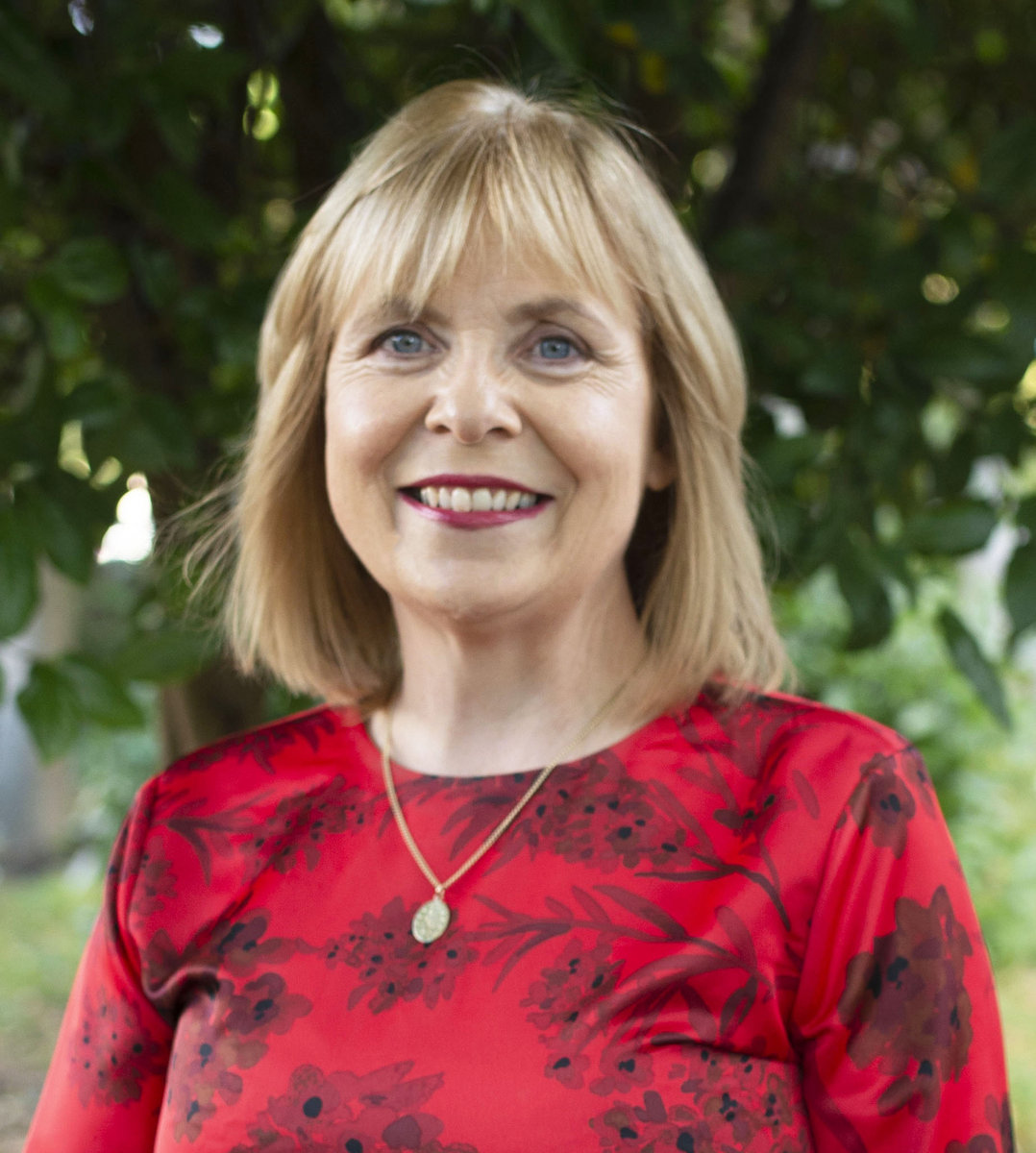 Glór na nAingeal - Christmas Carols in Irish | Angela O Floinn