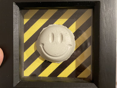 Framed Concrete Smiley | Suddi Raval