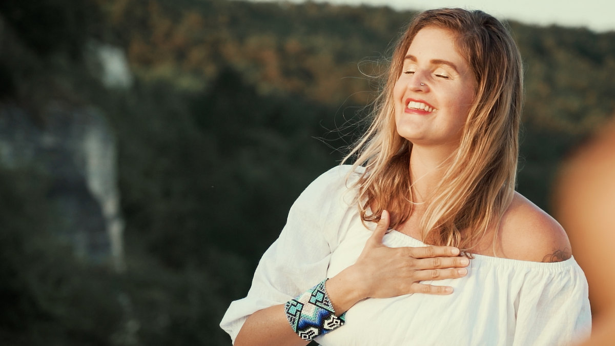 Shiva Moon | Govinda Kai and Julia Chants | Julia Chants