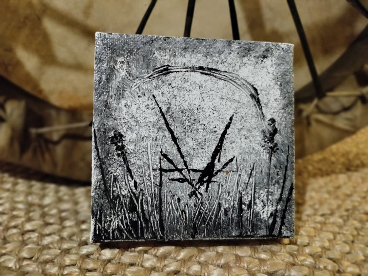 Hand painted V-symbol by Vermilia (See image below) | Vermilia