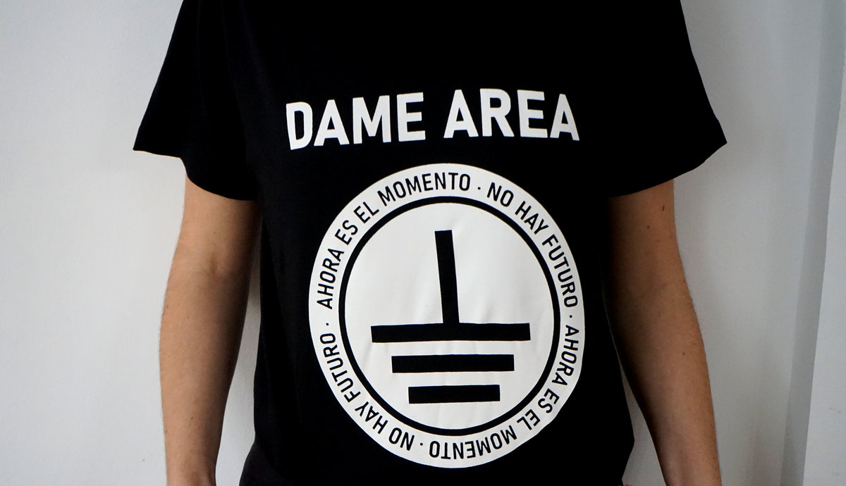 Dame Area T-SHIRT "Ahora es el Momento" / BLACK | Dame Area
