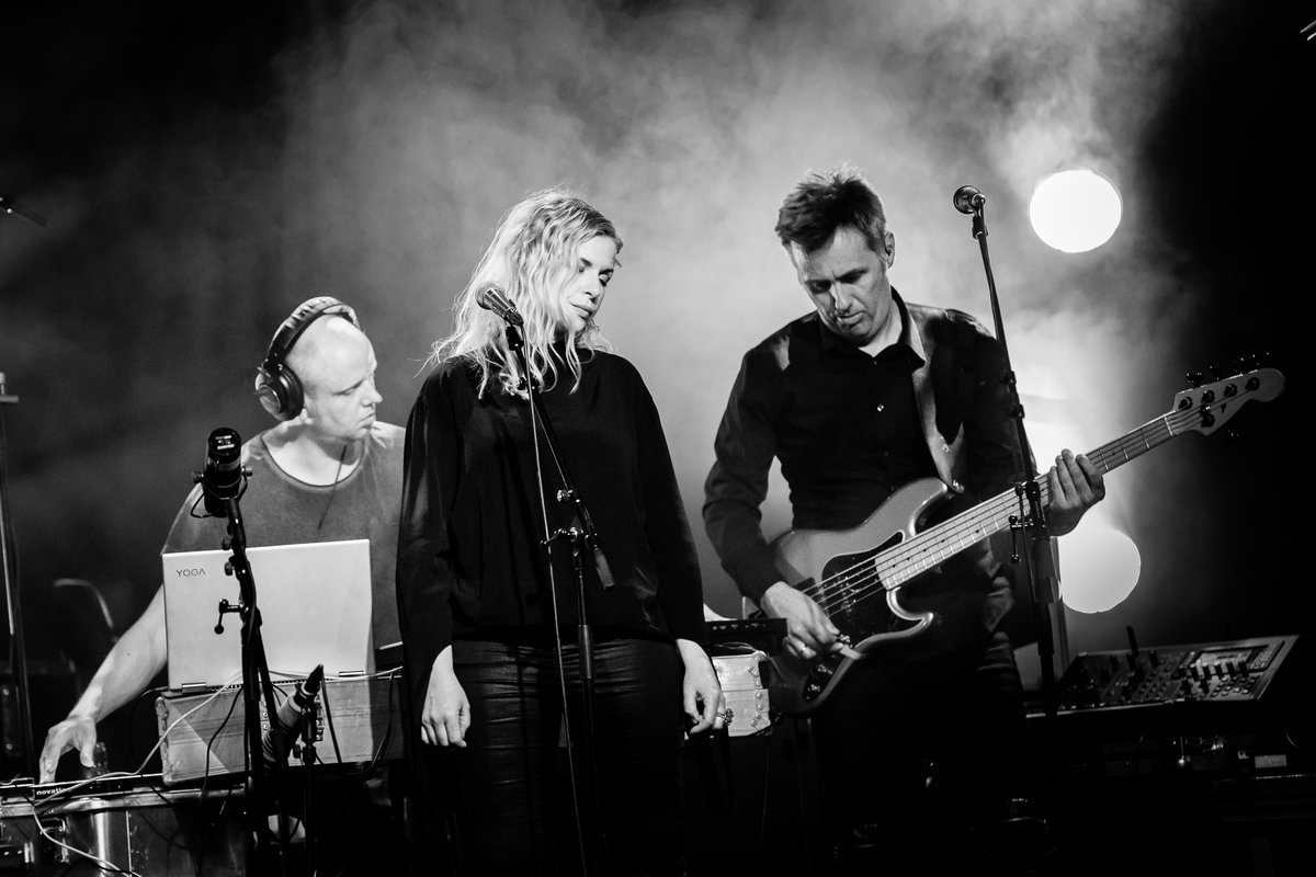 The May Sessions 0518 with Jody Linscott & Gary Husband | Athana