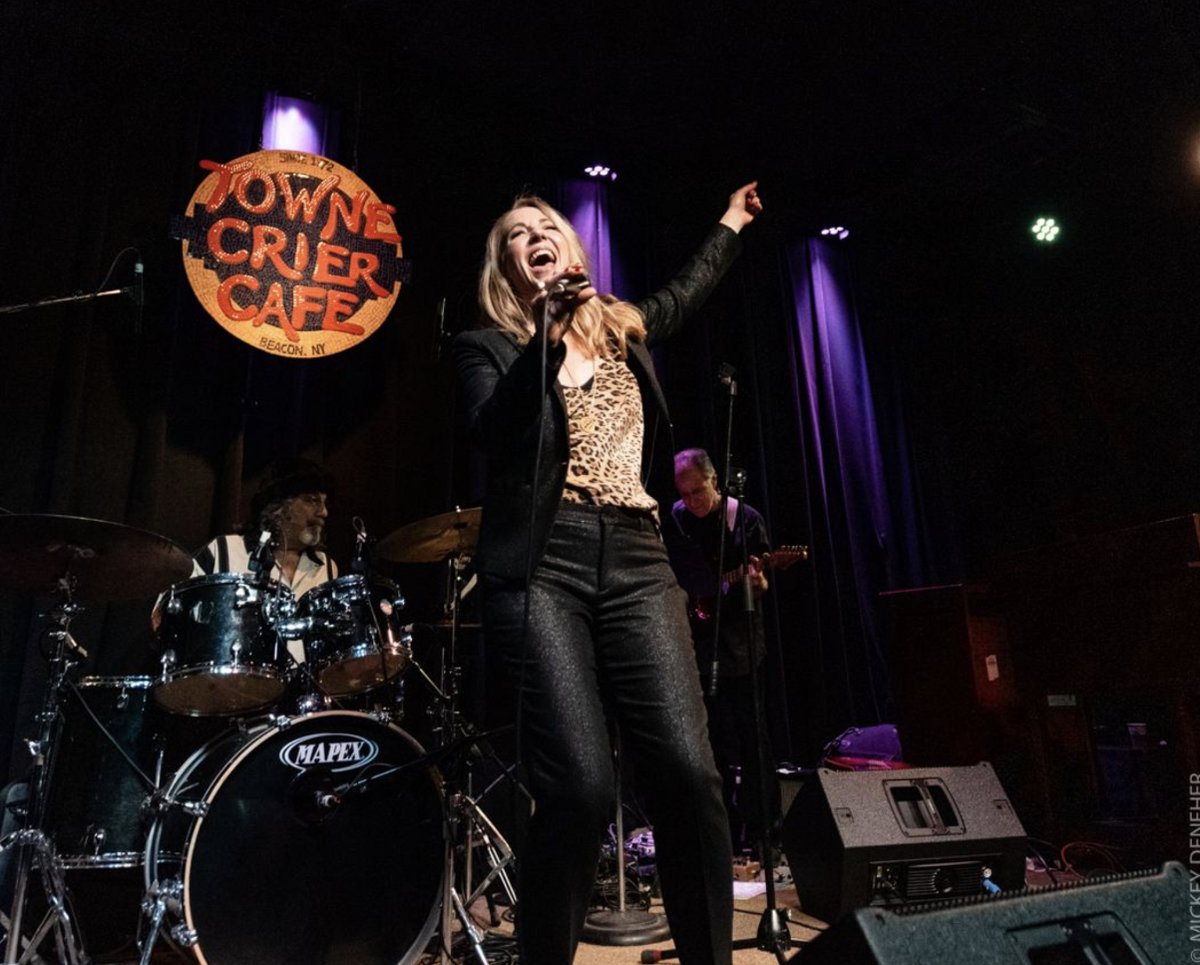 Francesca Beghe Live | Francesca Beghe