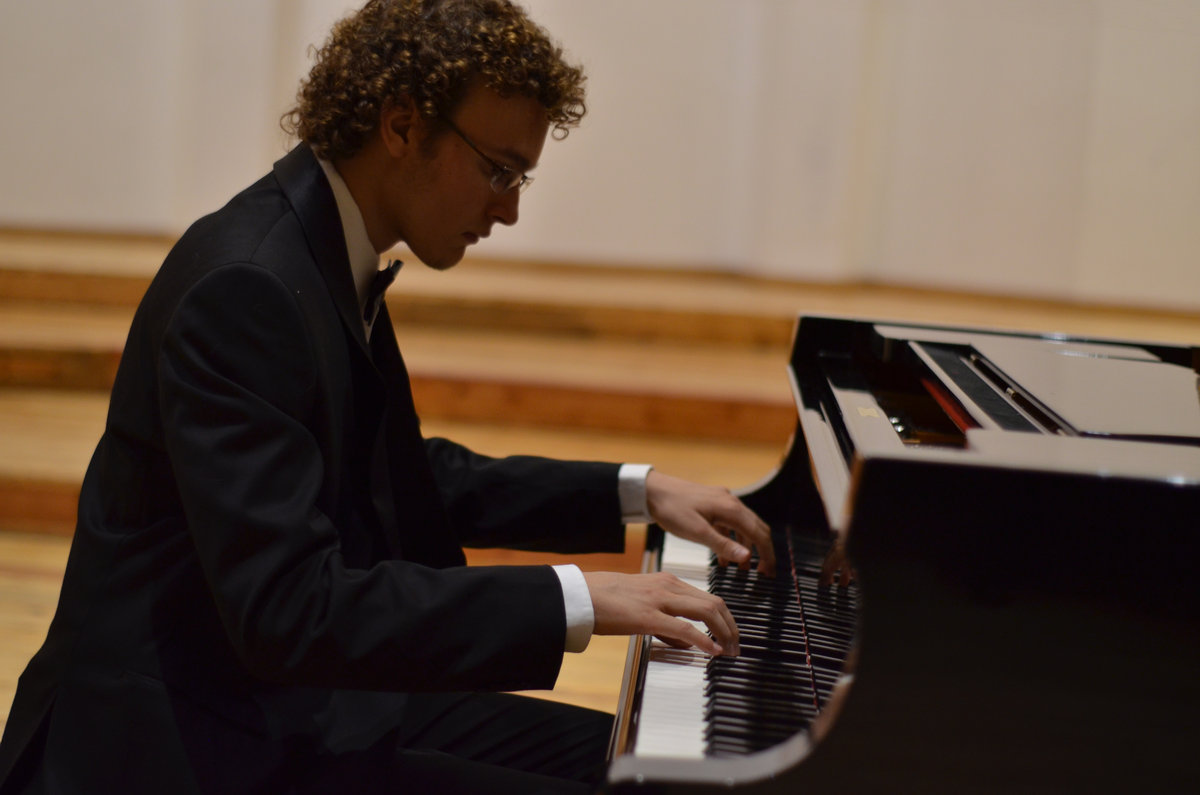 VICTOR MONTIEL FONTES | Victor Montiel