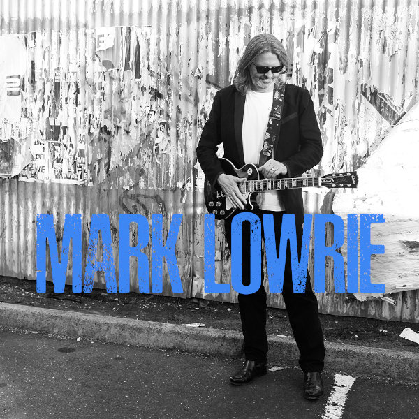 Sings the hits! | Mark Lowrie