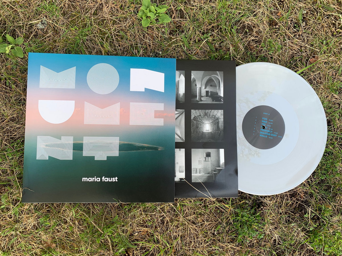 MOnuMENT | Maria Faust